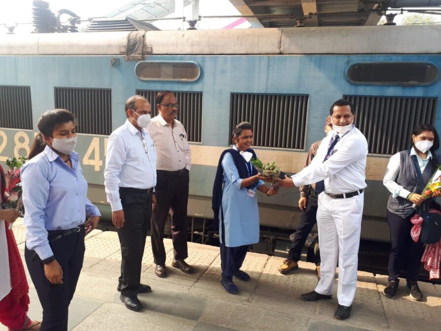 Female Loco Pilots Successfully Run Goods Train For the First Time ...