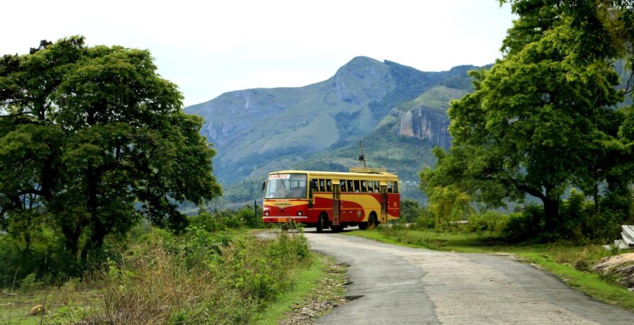 Kerala launches sightseeing bus service to enjoy Munnar - Wellness Buddha